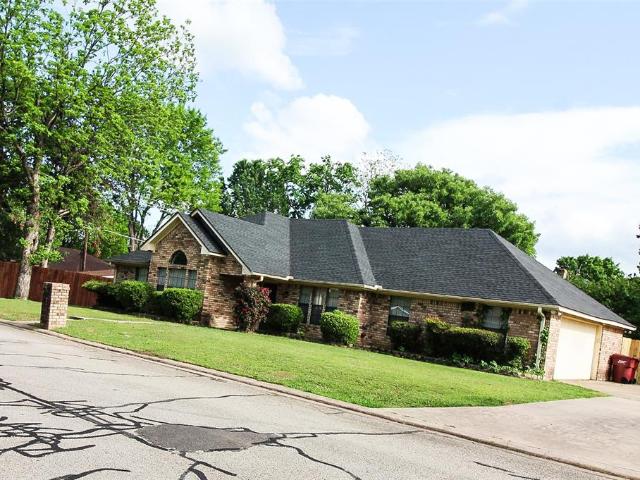 812 Mockingbird Street