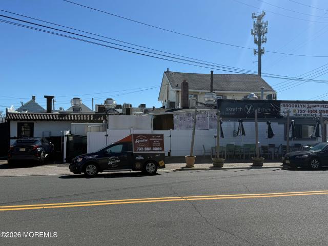 812 Main Street