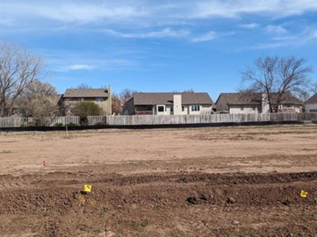 812 N Cedar Downs Cir, Wichita, KS 67235