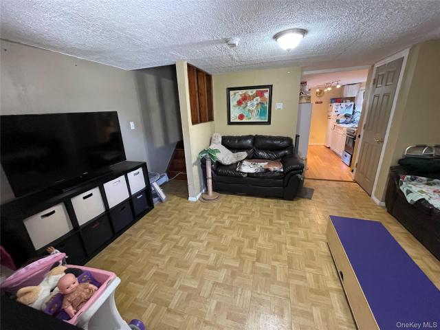 812 S 6th Street