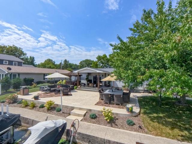 812 S lakeside Drive