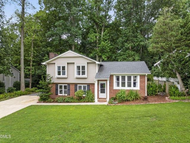 812 Pinewood Dr, Apex, NC 27502