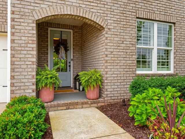 812 Plowson Rd