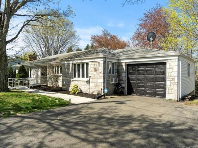 812 Ridge Rd, Hamden, CT 06518