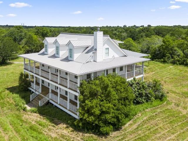 812 W Tobias Rd, Ellinger, TX 78938
