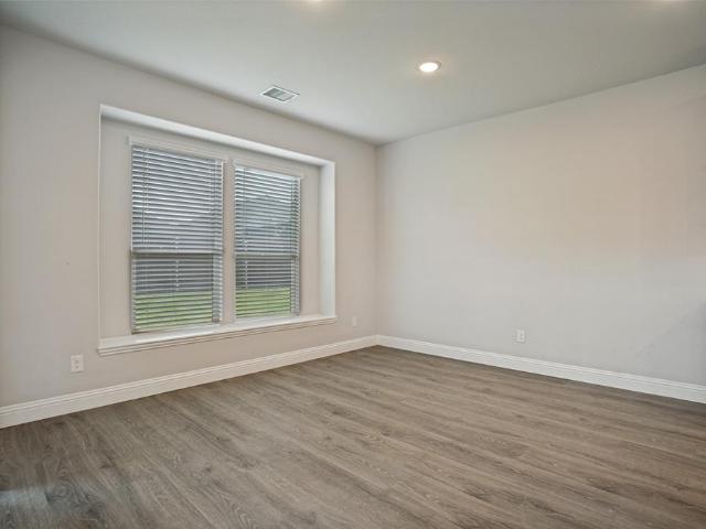 812 Woodview Court