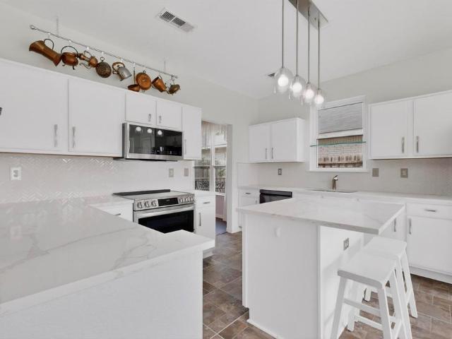 812 Windswept Dr, Cedar Hill, TX 75104 | MLS #21200 | Compass