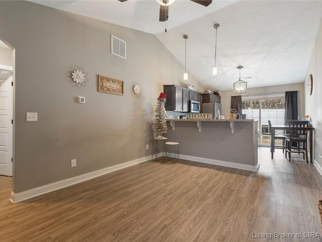 812 Twin Oaks Drive