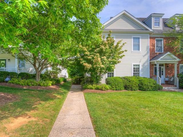 812 Village Way N, Blacksburg, VA 24060
