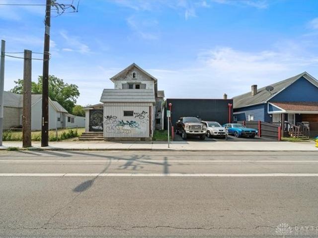 812 Xenia Ave, Dayton, OH 45410