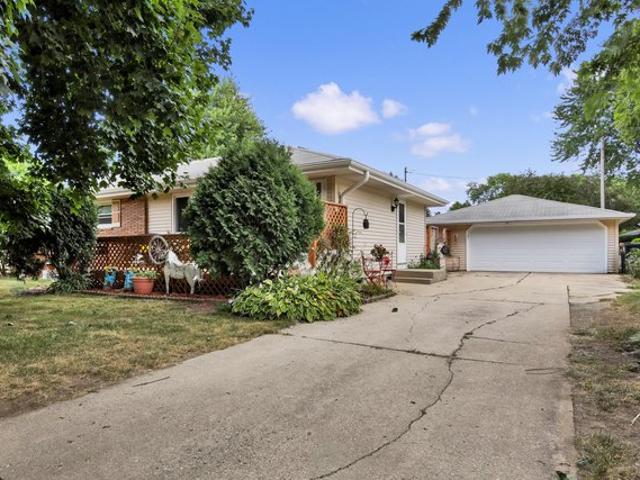 8134 N 66th St, Brown Deer, WI 53223