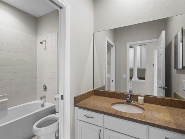 8134 Santa Rosa Ct, Sarasota, FL 34243 | MLS #A4666