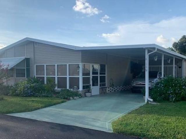 8135 Mill Springs Dr, New Port Richey, FL 34653