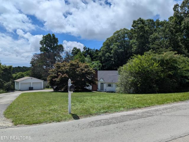 8135 Harmon Rd