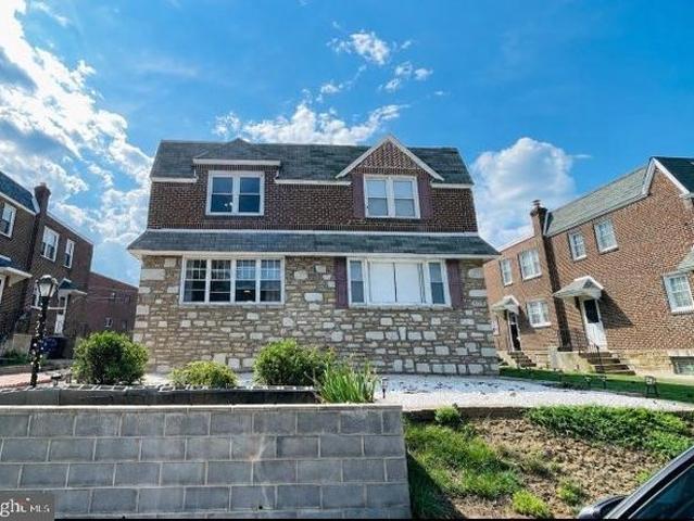 8136 Farnsworth St, Philadelphia, PA 19152