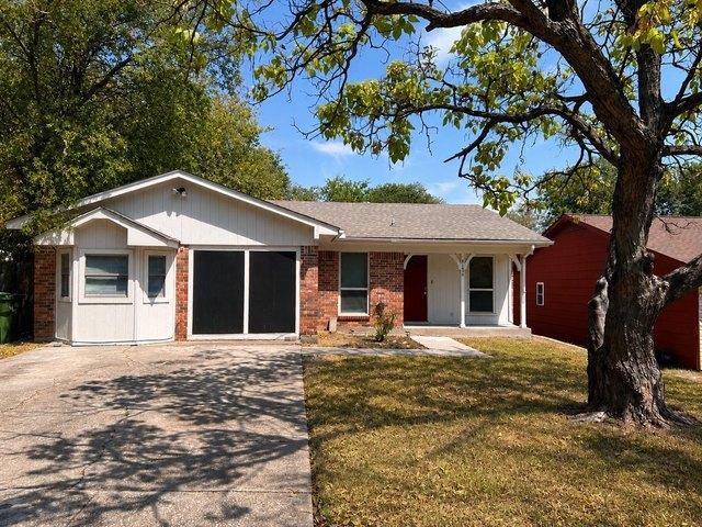 8136 Richard St, White Settlement, TX 76108