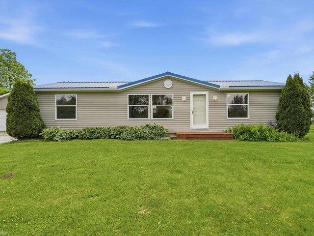 8137 Marquette Rd, Goodells, MI 48027