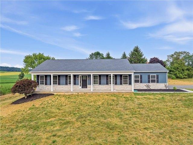 8137 Bausch Rd, New Tripoli, PA 18066