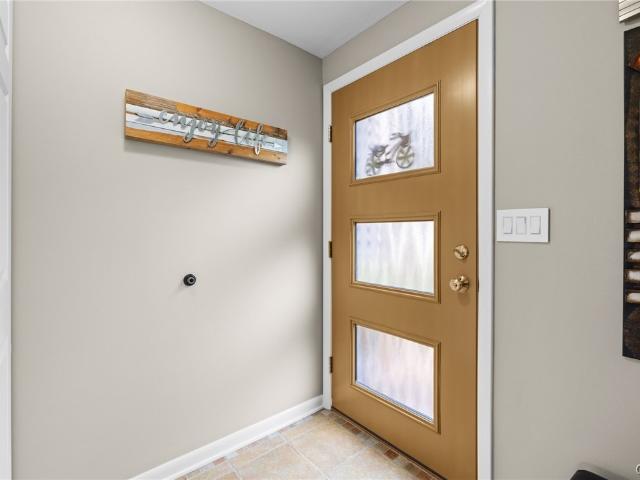 8138 Portobello
