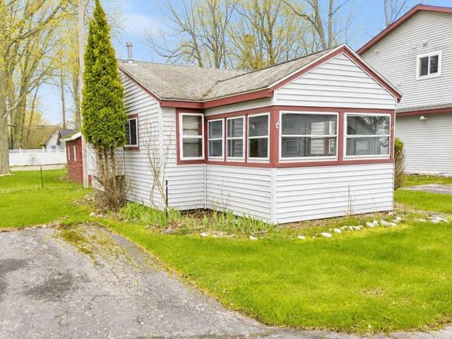 8139 E Houghton Lake Dr, Houghton Lake, MI 48629