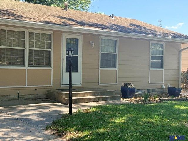8130 N Hazelwood Dr, Lincoln, NE 68510