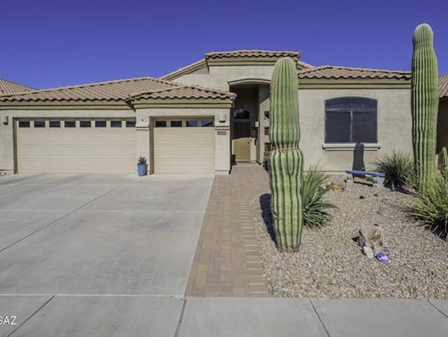 8133 N High Branch Dr W, Tucson, AZ 85743