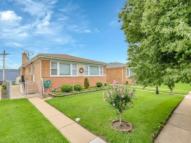 8133 Hamlin Ave, Skokie, IL 60076