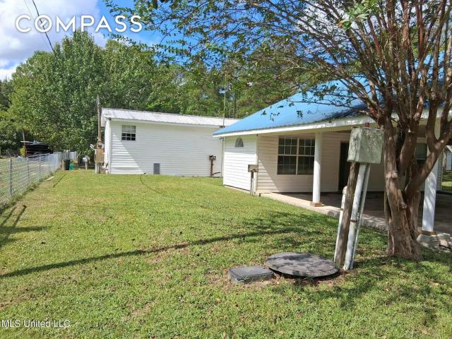 8133 Leake St, Bay St. Louis, MS