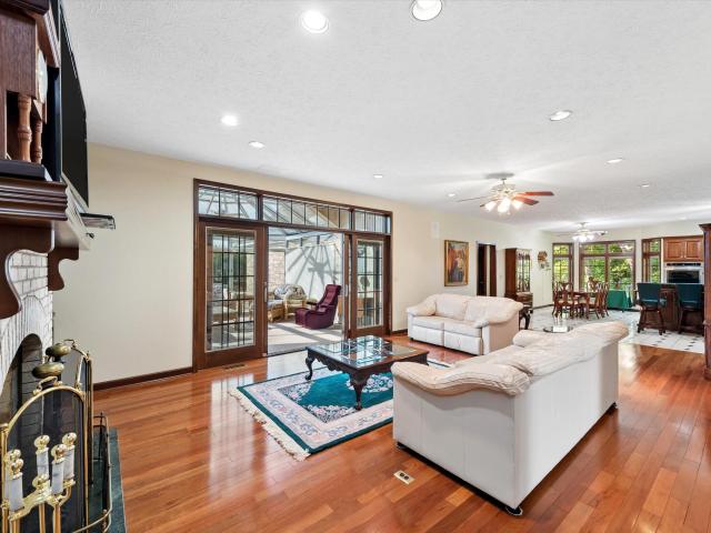 8133 Ridgeview Road
