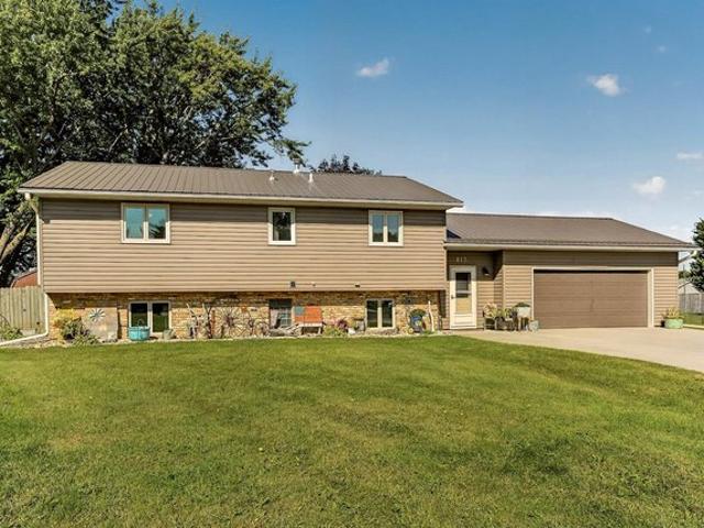 813 3rd Ave SE, Stewartville, MN 55976