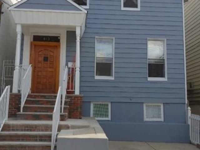 813 14th St, Union City, NJ 07087