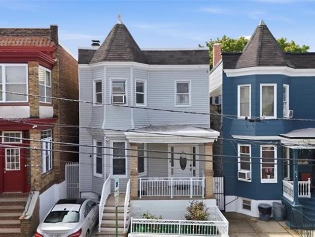 813 20th St, Union City, NJ 07087