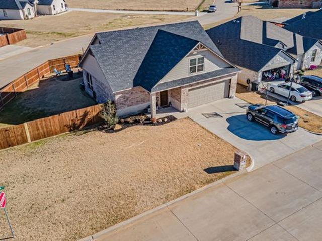 813 Acadia Ct, Tolar, TX 76476