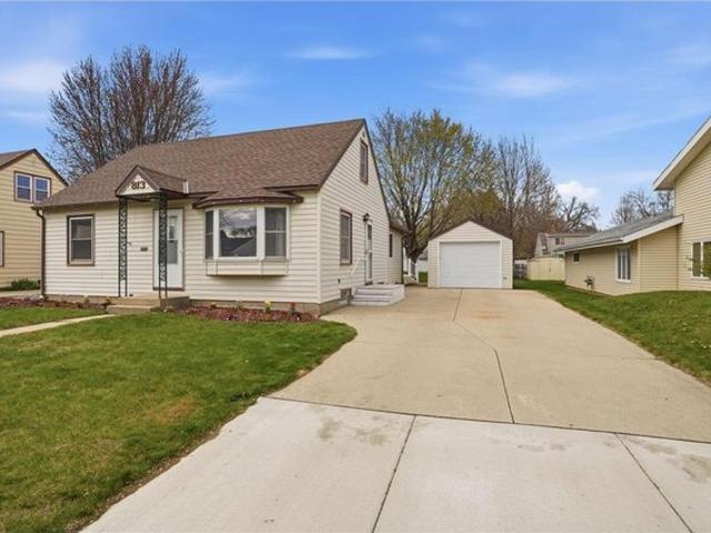 813 Augusta Ave, Willmar, MN 56201