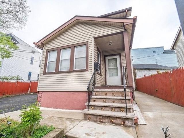 813 17 George St, Plainfield, NJ 07062