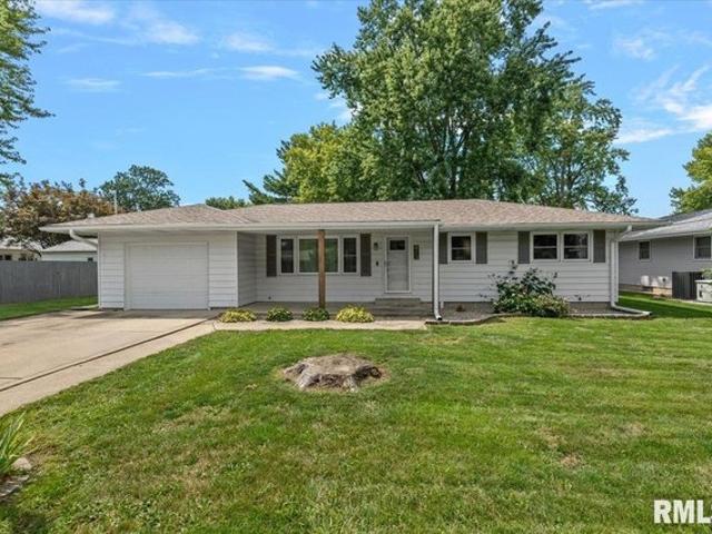 813 Glenda Ln, Taylorville, IL 62568