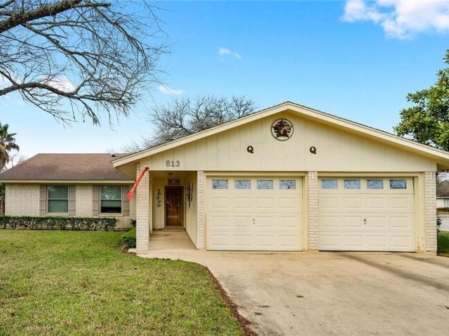 813 Guadalupe St, Lockhart, TX 78644 | MLS #1854