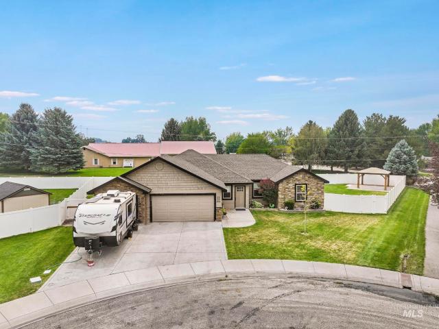 813 Hawk Ct