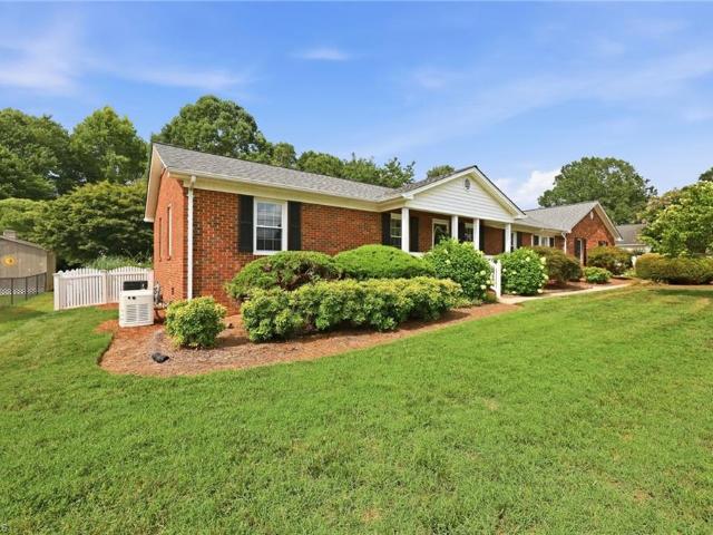 813 Hillcrest Drive