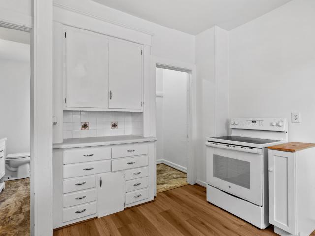 813 Huron Ave