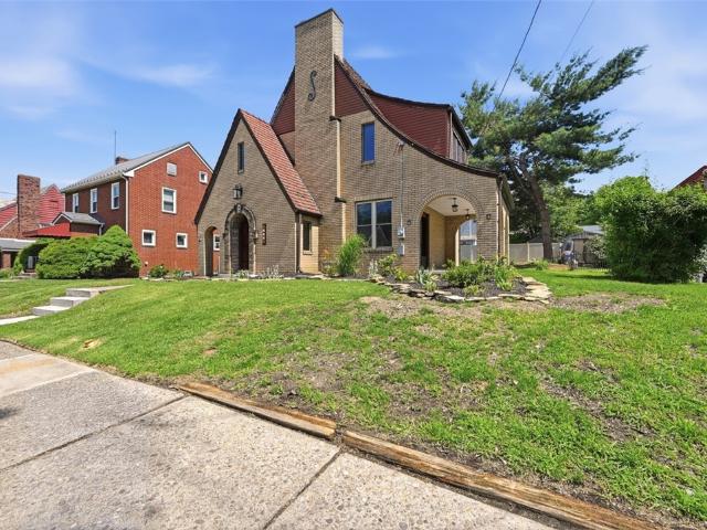 813 Locust Street Ext