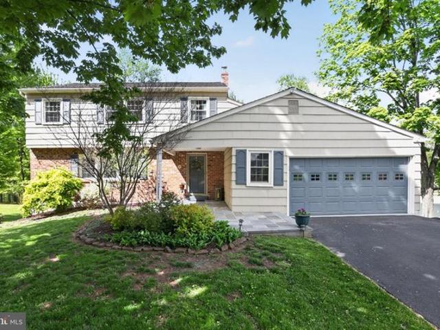 813 Mockingbird Ln, Norristown, PA 19403