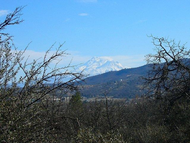 813 Maryhill Cir, Yreka, CA 96097
