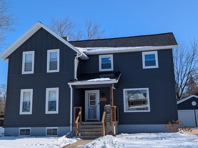 813 N Water St, Watertown, WI 53098