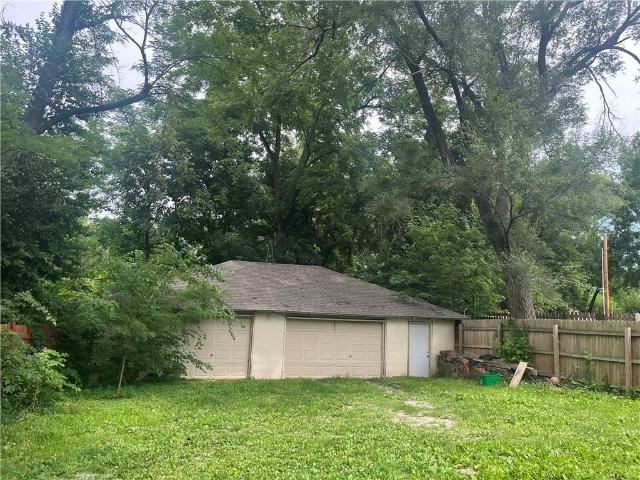 813 N Crysler Avenue