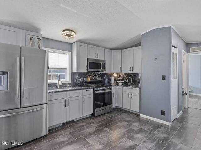 813 North St, Jackson, NJ 08527