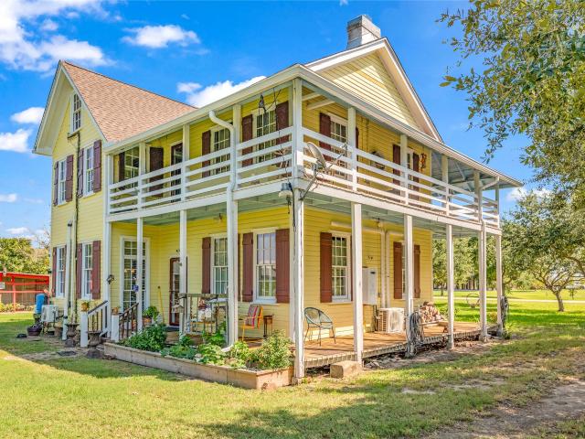 813 Nelson Ave, Port Bolivar, TX 77650 | MLS #72725 | Compass