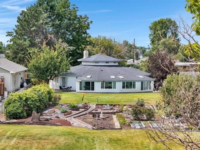 813 S Sycamore Ln, Moses Lake, WA 98837