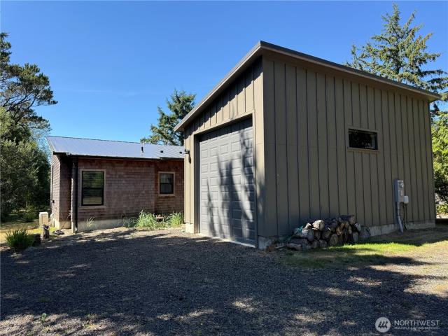 813 Salmonbery Beach