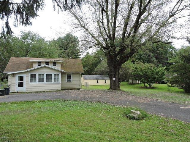 813 Stokes Mill Rd, Stroudsburg, PA 18360